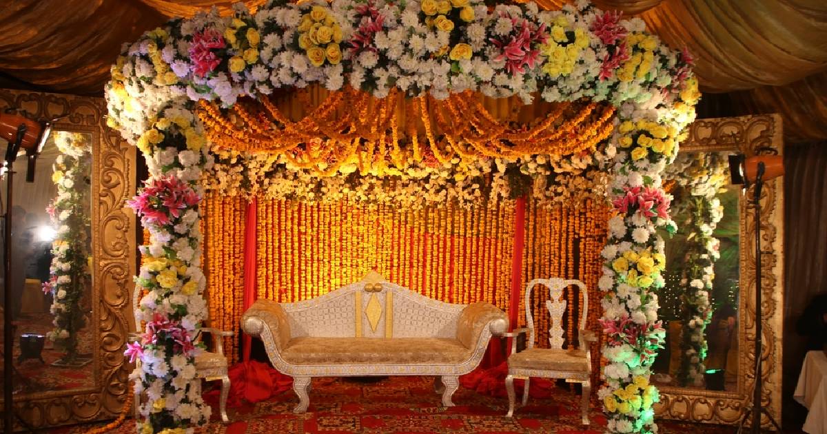 Sweet and Classic Mehndi Decoration Ideas for Home & Outdoors